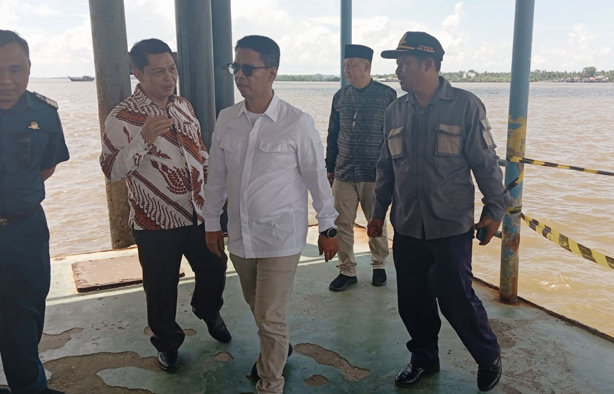 Bupati Karimun, Iskandarsyah, Upayakan Pelabuhan Tanjungbatu Buka Jalur Pelayaran Kukup Malaysia ...